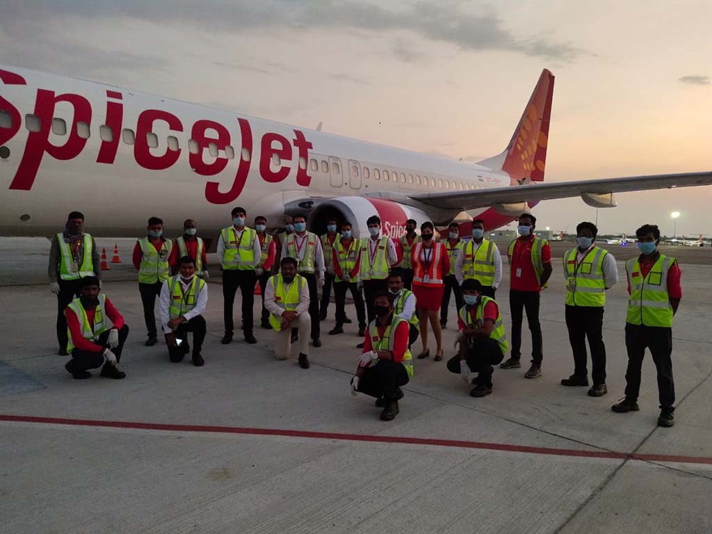 SpiceJet transported cargo between Hyderabad and Muscat - Telugu Bullet