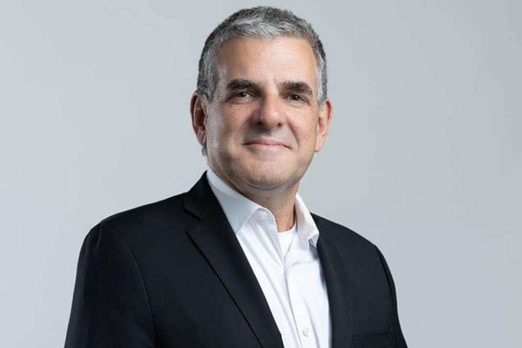 Bracken Darrell CEO of Logitech resigns