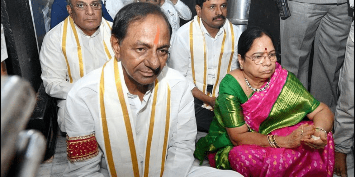 KCR's Wife Shobha Rao Makes Devotional Visit to Tirumala - Telugu Bullet