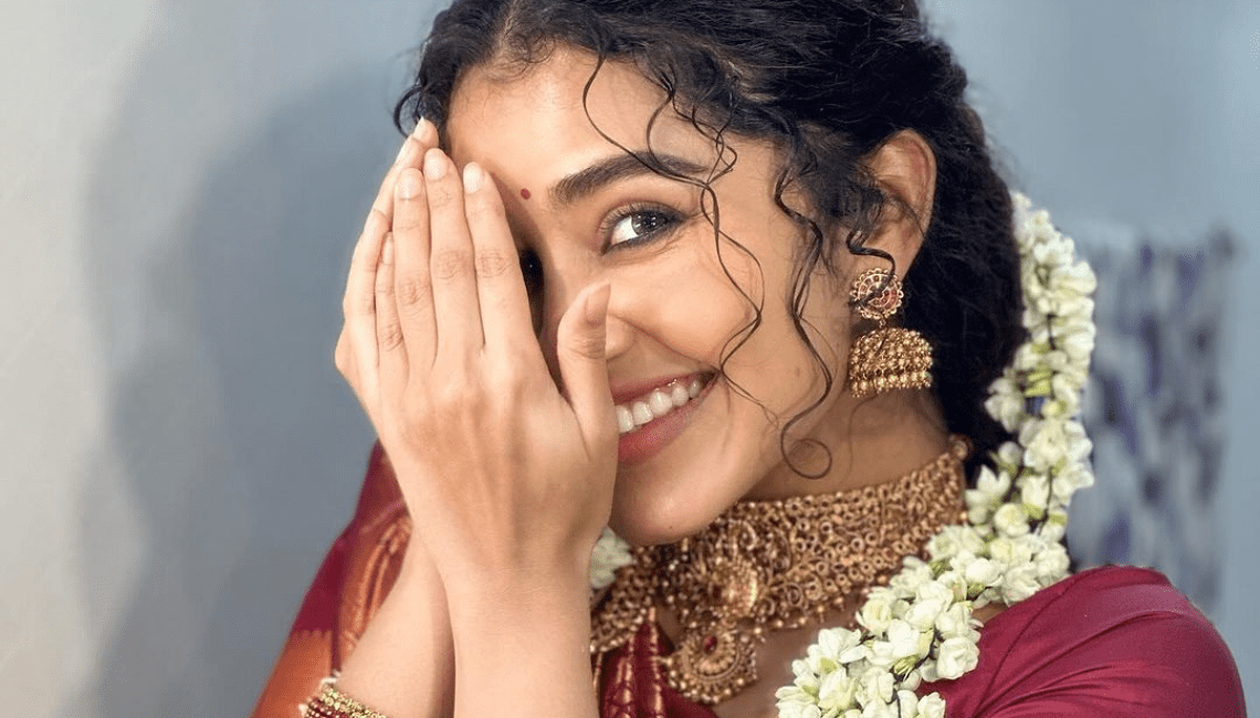 Anupama Parameswaran Latest Photos in Saree | Gallery