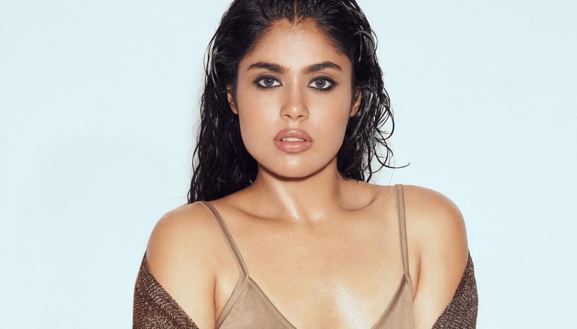 Faria Abdullah bringing elegance to every frame.