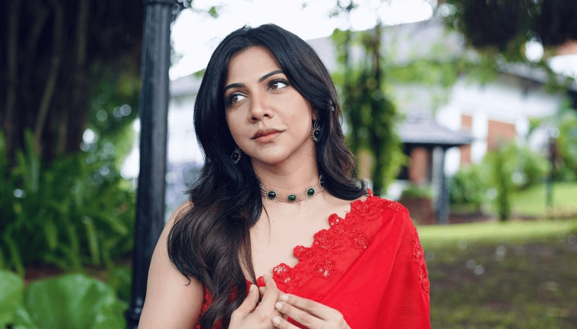 Madonna Sebastian dazzling us with her latest look!