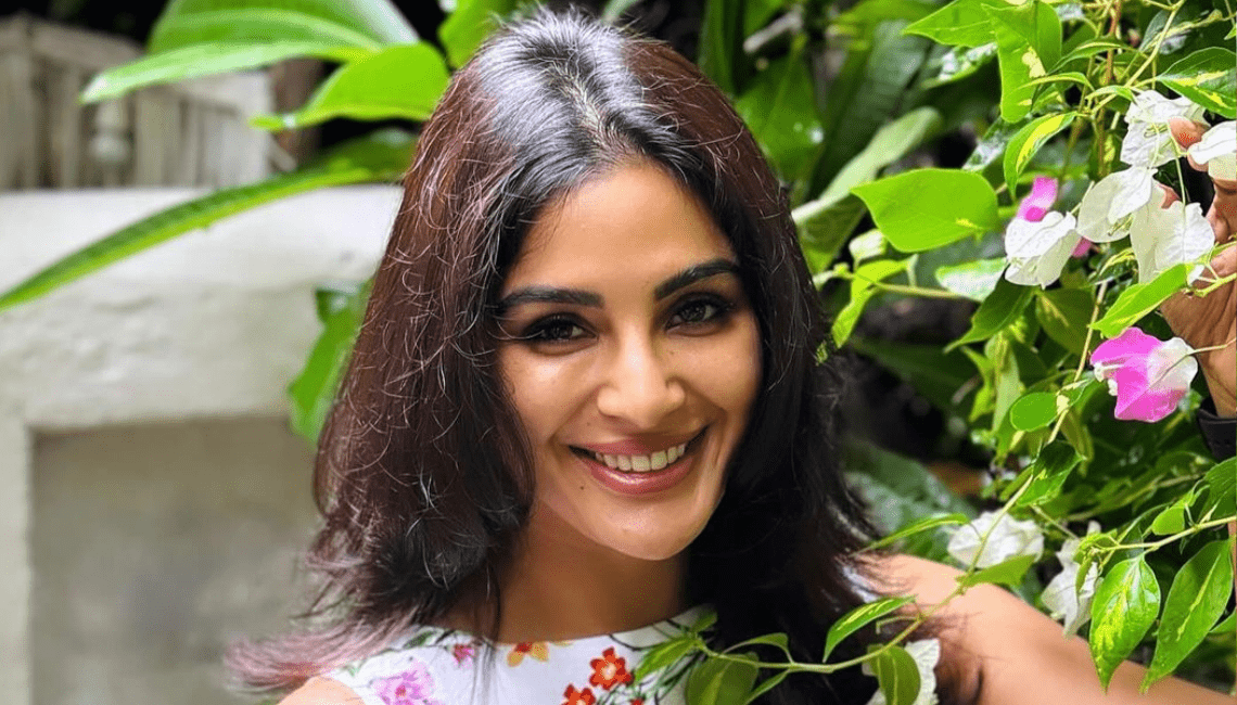 Spellbinding presence by Samyuktha Menon!