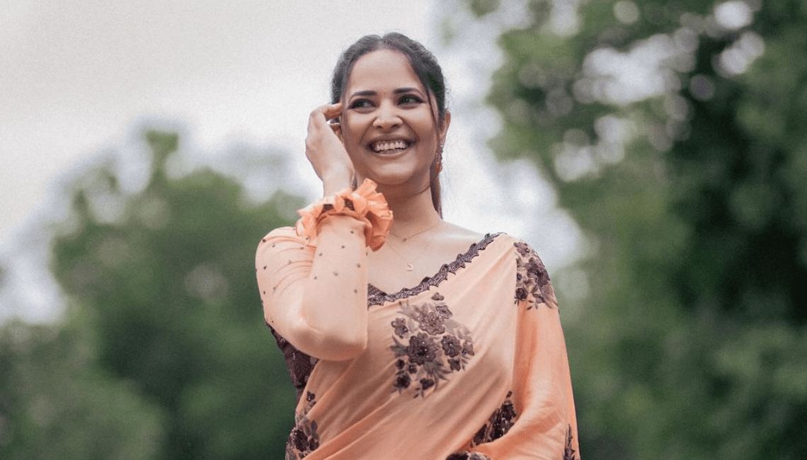 Anasuya is radiating elegance in stunning look!