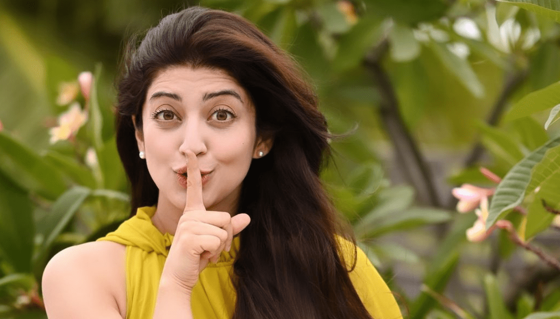 Pranita Subhash dazzling us with her stunning look!