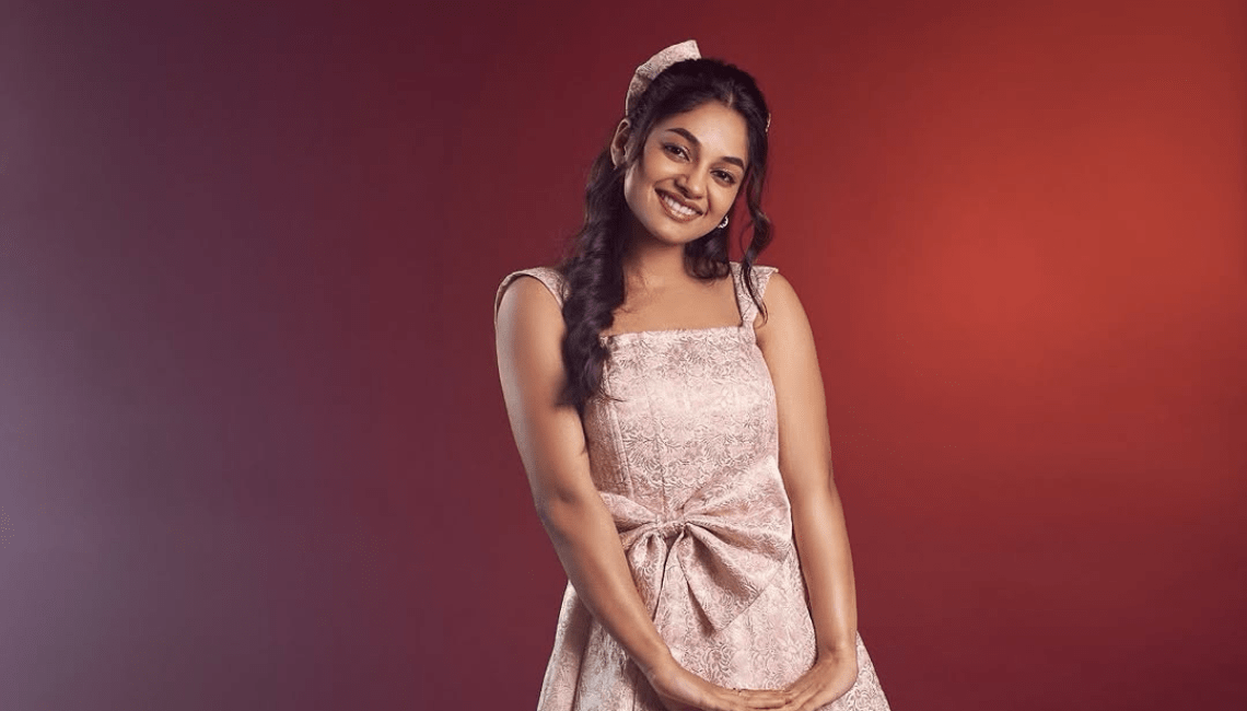 Ivana looks cute and stylish in new pics!